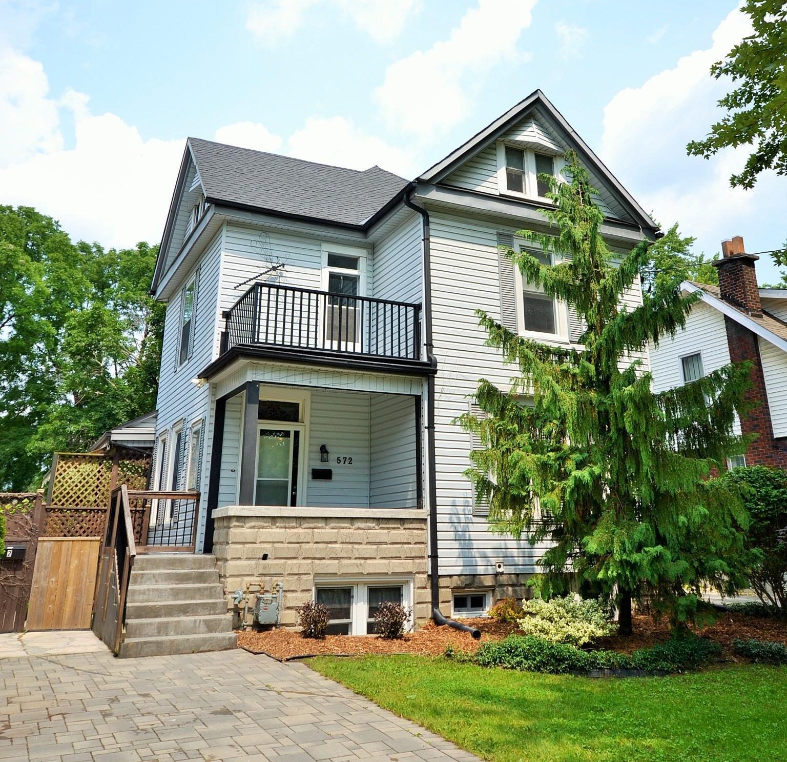2-572 Piccadilly St | Just Like Home Furnished Suites